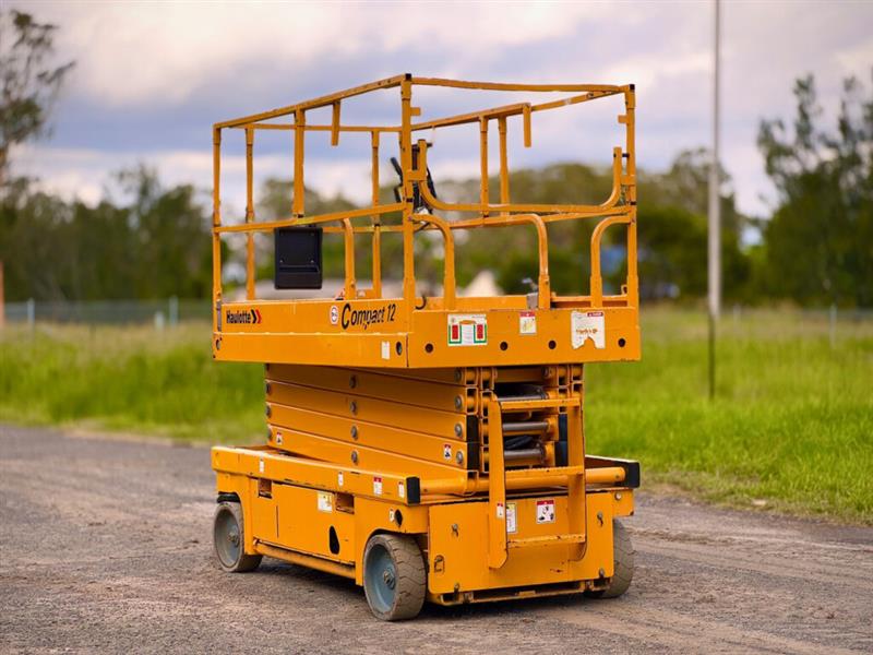 Haulotte Compact 12 12M electric scissor lift elevated work platform ...