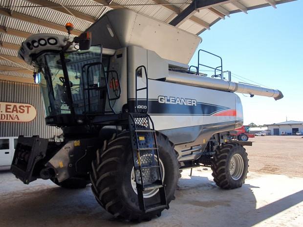 Gleaner A86 Header(Combine), Harvesters Gleaner SA, | Power Farming