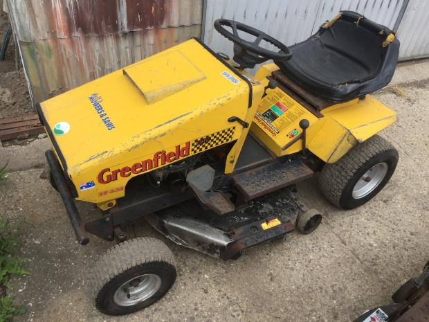 Greenfield Fast Cut 1332 FASTCUT 13.5HP 32 CUT RIDE ON Standard Ride On ...