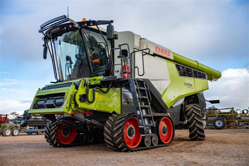 Claas Lexion 8700 Header (Combine), Harvesters Claas SA | Power Farming