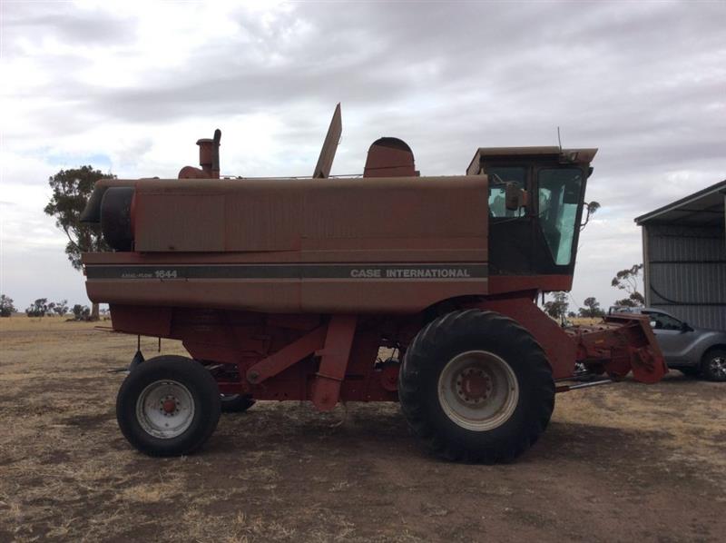 Case IH 1644 & 1010 combine harvester, Harvesters Case IH VIC | Power ...