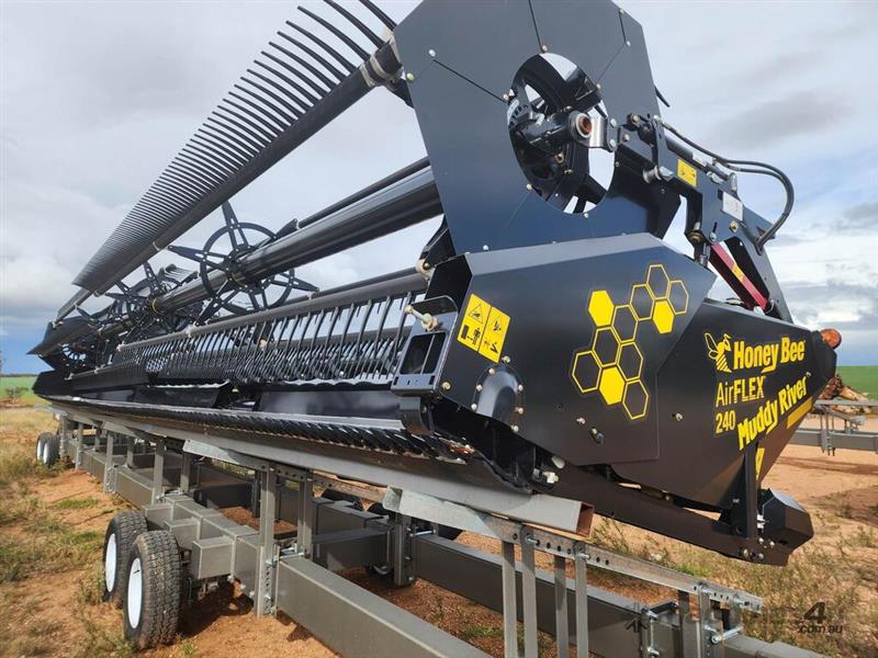 Honey Bee 40' AirFLEX harvester front, Harvesters Honey Bee VIC | Power ...