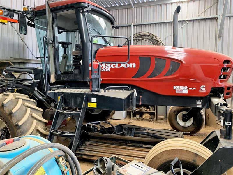 Macdon M205 winrower, Hay Silage Equip MacDon NSW | Power Farming