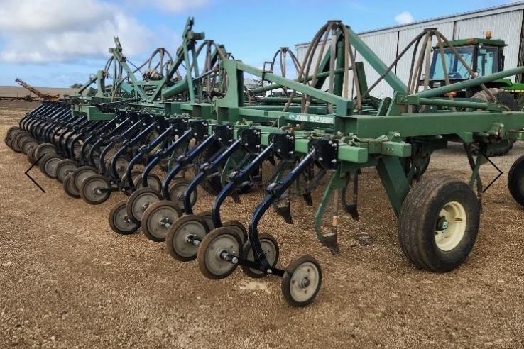 John Shearer 35ft hydraulic tyne bar & simplicity 9000I 2 bin tow ...