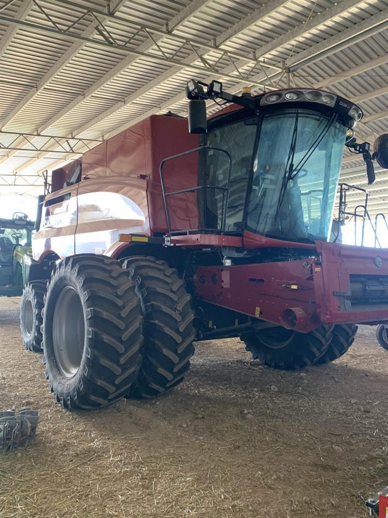 Case IH 8240 combine harvester, Harvesters Case IH VIC | Power Farming