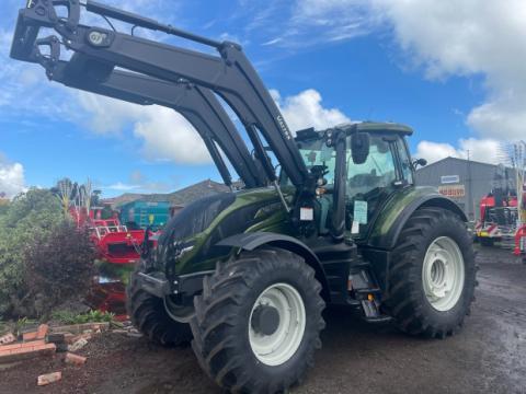 Valtra T175 tractor, Tractors Valtra VIC | Power Farming