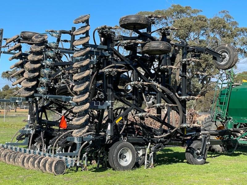 Flexicoil ST820 airseeder, Seeding Tillage Flexicoil SA | Power Farming