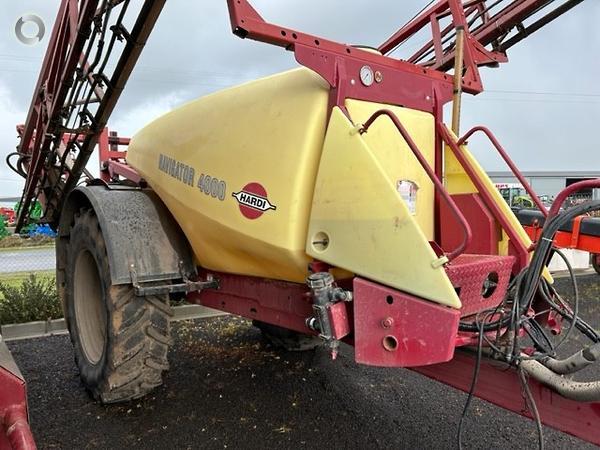 Hardi Nav 4000lt x 24m boom sprayer, Sprayers & Equipment Hardi VIC ...