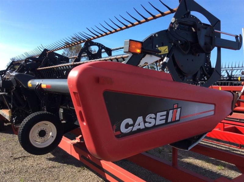 Case IH 2162 harvester front, Harvesters Case IH VIC | Power Farming