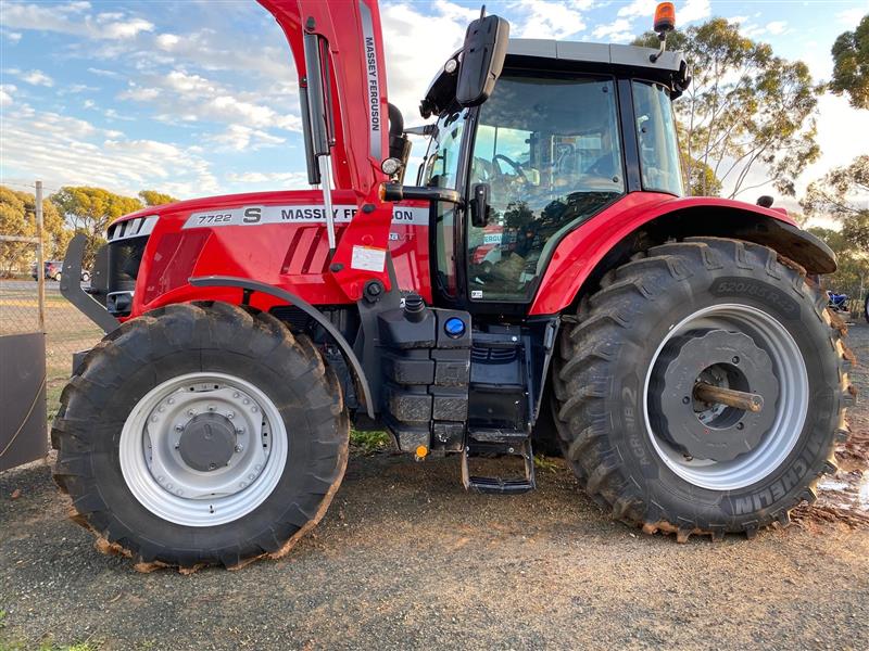 Massey Ferguson 7722 tractor with loader, Tractors Massey Ferguson VIC ...