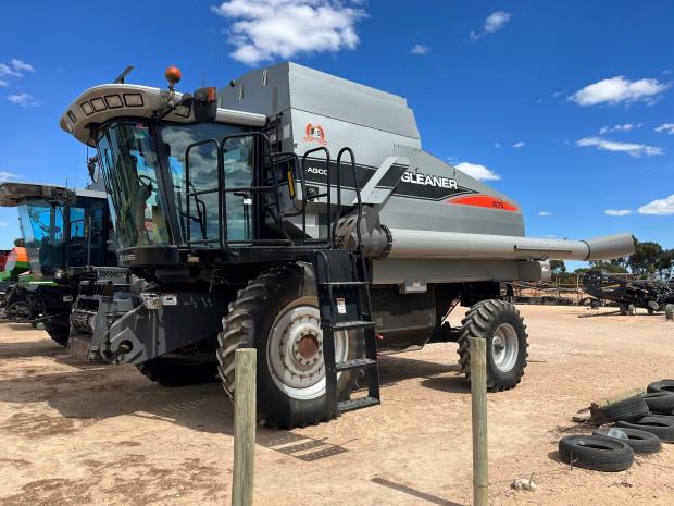 Gleaner R75 Header(Combine), Harvesters Gleaner SA, | Power Farming