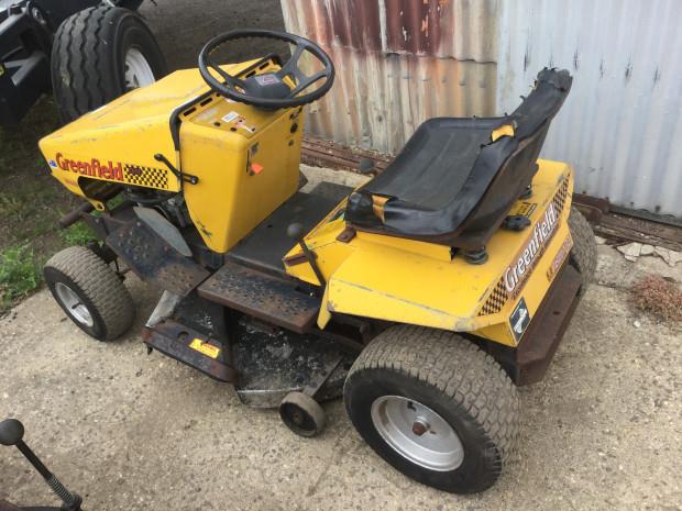 Greenfield Fast Cut 1332 FASTCUT 13.5HP 32 CUT RIDE ON Standard Ride On ...