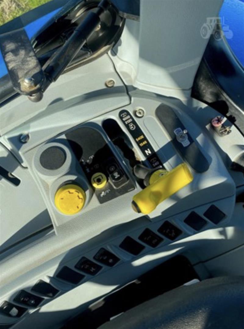 New Holland T6040 tractor, Tractors New Holland VIC | Power Farming