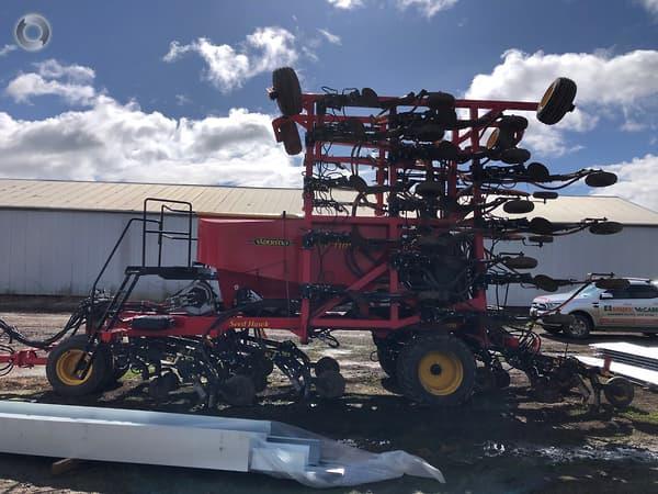 SEED HAWK SH8010-30 airseeder, Seeding Tillage Seed Hawk VIC | Power ...