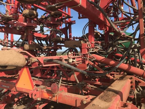 Morris C2 Contour airseeder, Seeding Tillage Morris WA | Power Farming