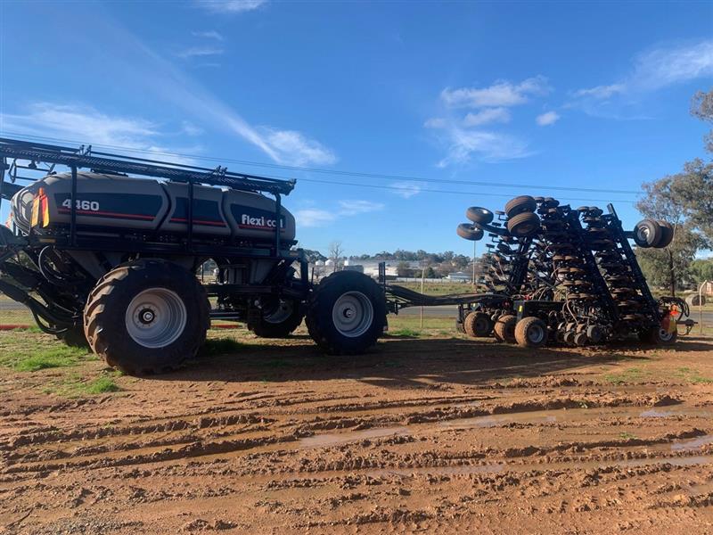 Flexi-coil 6100 Bar with 4460 bin disc seeder, Seeding Tillage ...