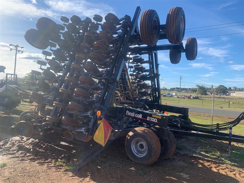 Flexi-coil 6100 Bar with 4460 bin disc seeder, Seeding Tillage ...