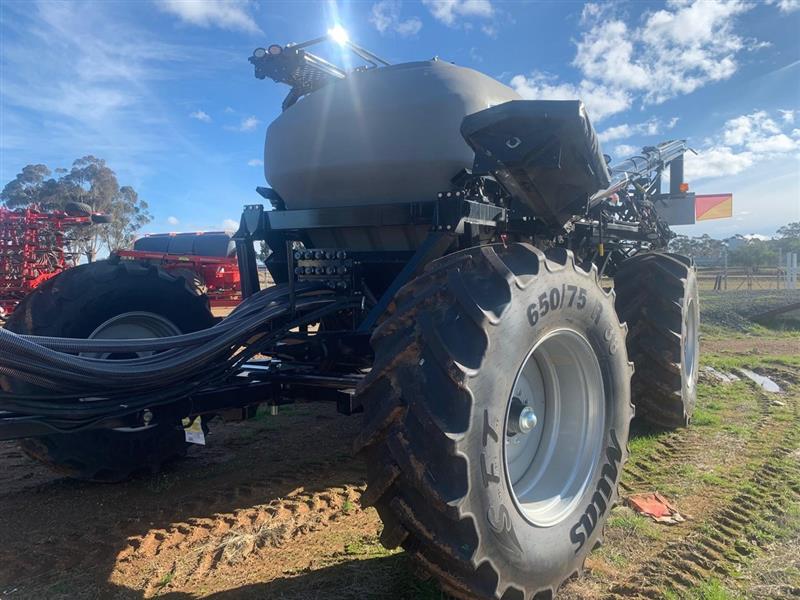 Flexi-coil 6100 Bar with 4460 bin disc seeder, Seeding Tillage ...