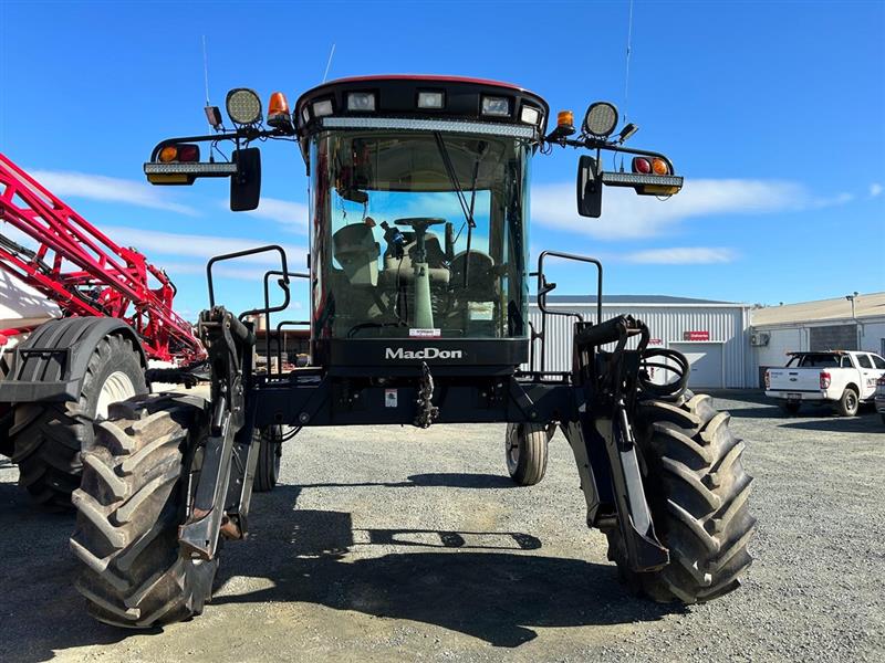 Macdon M205 winrower, Hay Silage Equip MacDon NSW | Power Farming
