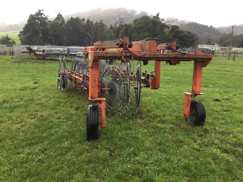 Taege 940C tedder rake, Hay Silage Equip Taege Manufacturing (NZ) TAS ...