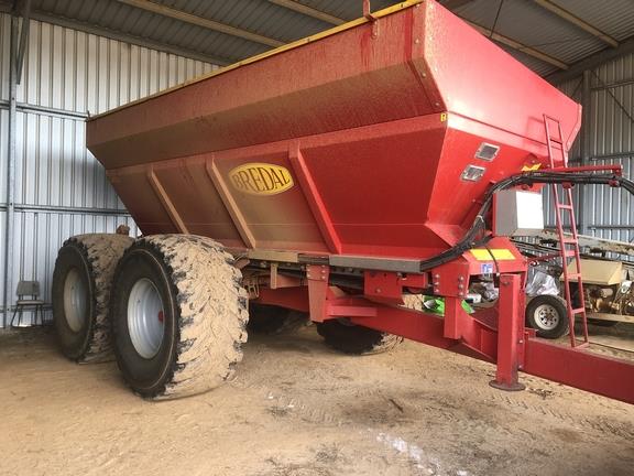 Bredal K135 spreader, Pasture Care Bredal WA | Power Farming