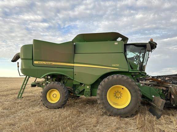 John Deere S670 combine harvester, Harvesters John Deere WA | Power Farming