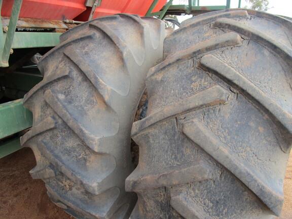 Ausplow D300-61 airseeder, Seeding Tillage Ausplow WA | Power Farming