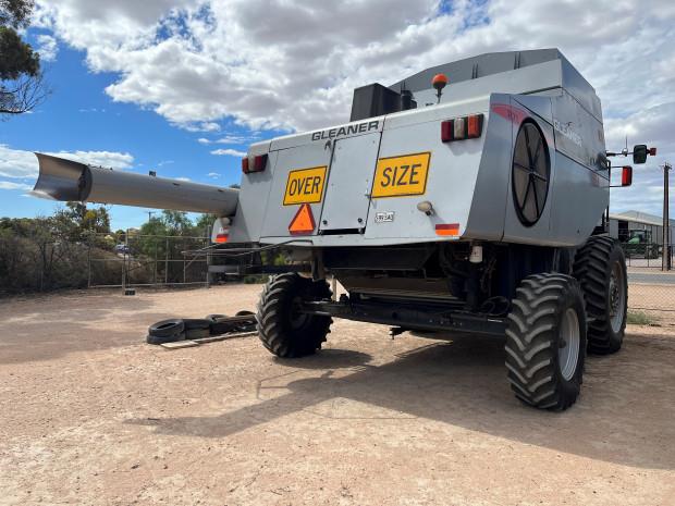 Gleaner R75 Header(Combine), Harvesters Gleaner SA, | Power Farming