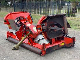 Howard Stealth Slasher Hay/Forage Equip, Pasture Care Howard NSW ...