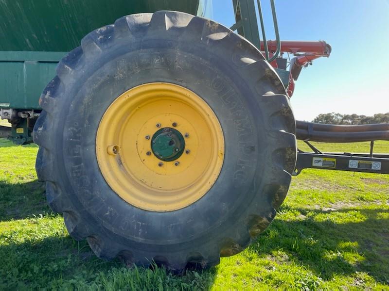 Simplicity 9000 airseeder, Seeding Tillage Simplicity VIC | Power Farming