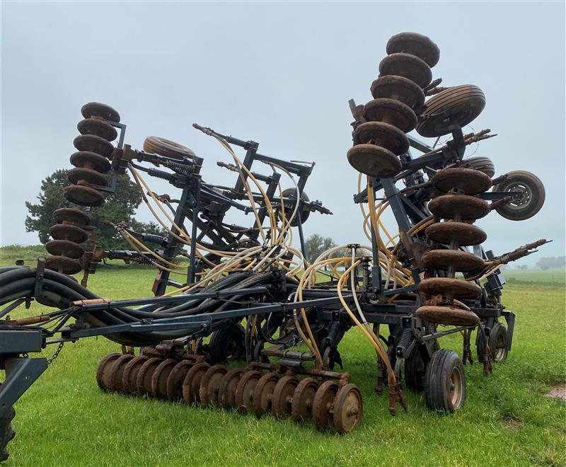 Flexi-Coil ST820 Bar & 1330 Air Cart, Seeding Tillage Flexicoil SA ...